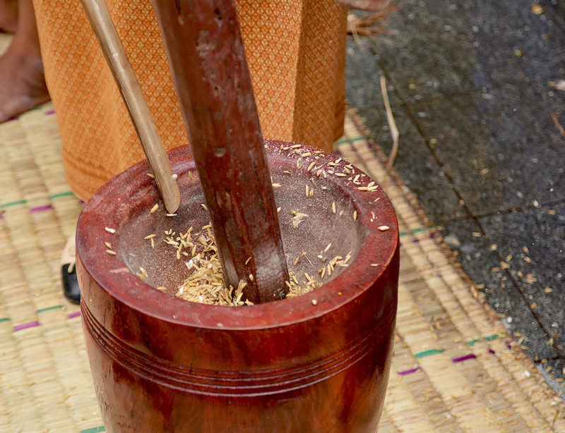 Khmer gather to eat ork ambok as disruption attempt foiled (photo ...